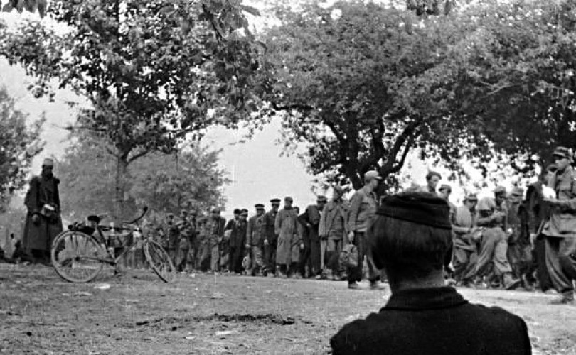 KOMUNIZAM I NACIZAM – komunistickizlocini.net